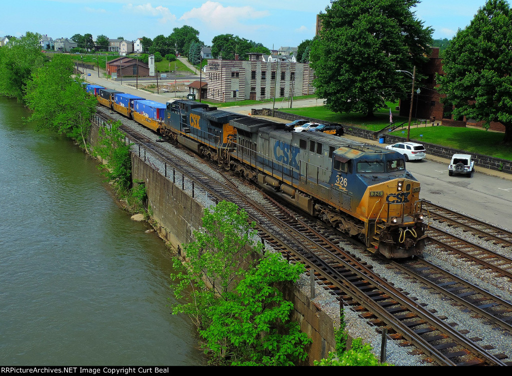 CSX 326 and 334
